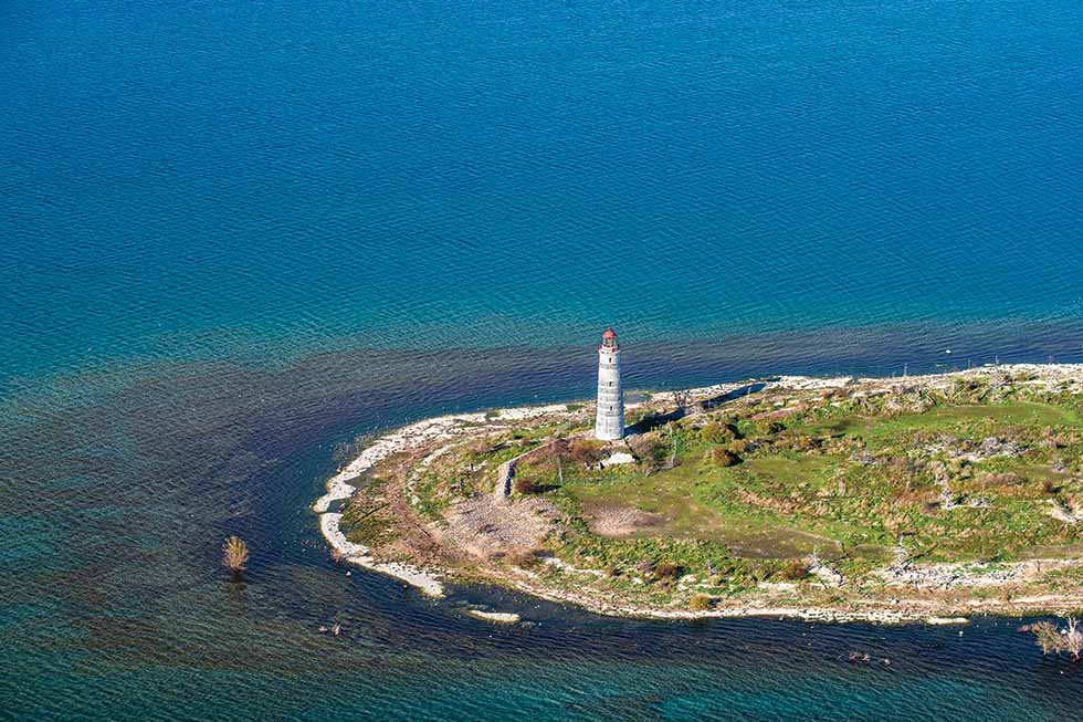 The Nottawasaga Lighthouse – The Light at the End of the Tower ...